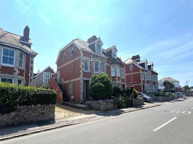1 Bedroom Ground Flat
