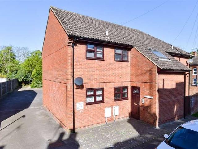 1 Bedroom Ground Flat