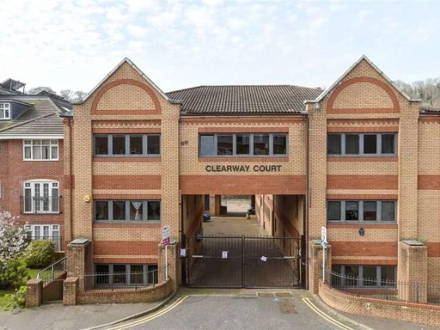 1 Bedroom Ground Flat