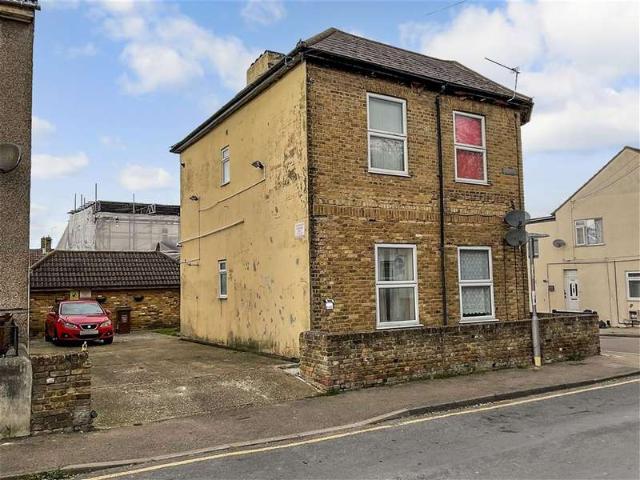 1 Bedroom Ground Flat
