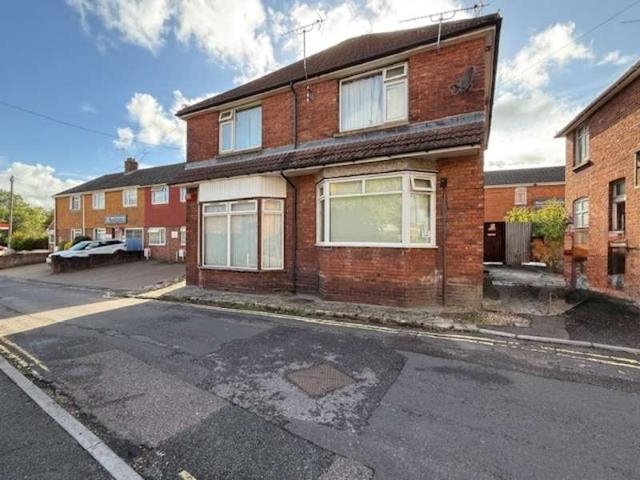 1 Bedroom Ground Flat