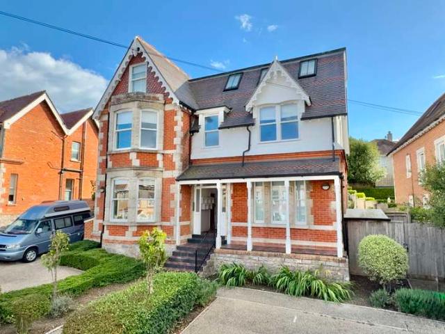 1 Bedroom Ground Flat