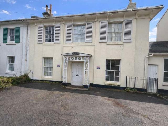 1 Bedroom Ground Flat