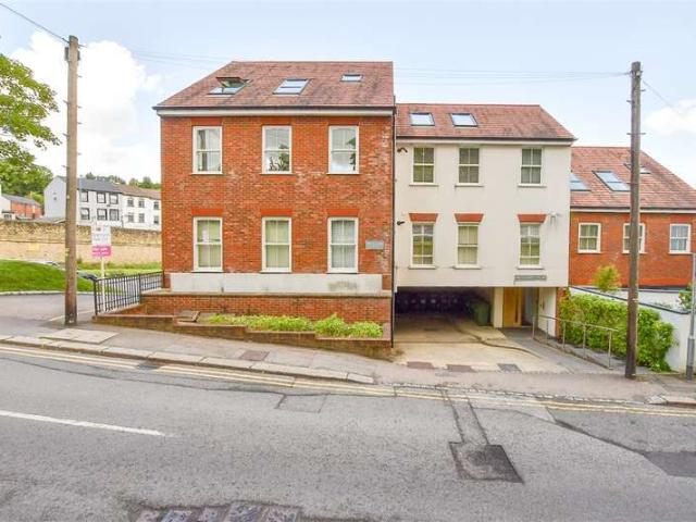 1 Bedroom Ground Flat