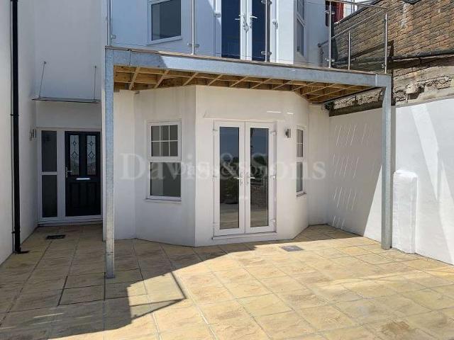 1 Bedroom Ground Flat