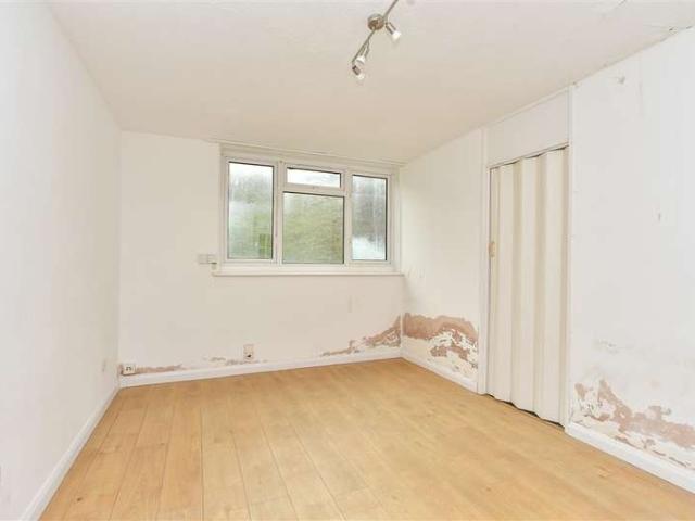 1 Bedroom Ground Flat