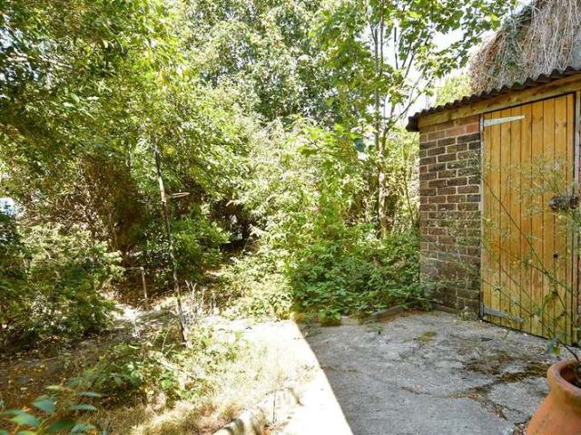 1 Bedroom Ground Flat
