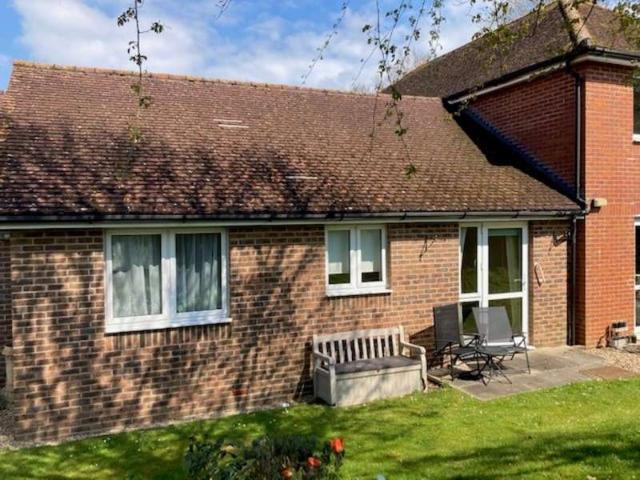 1 Bedroom Ground Flat