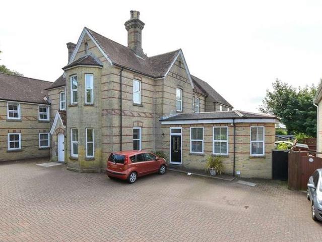 1 Bedroom Ground Flat