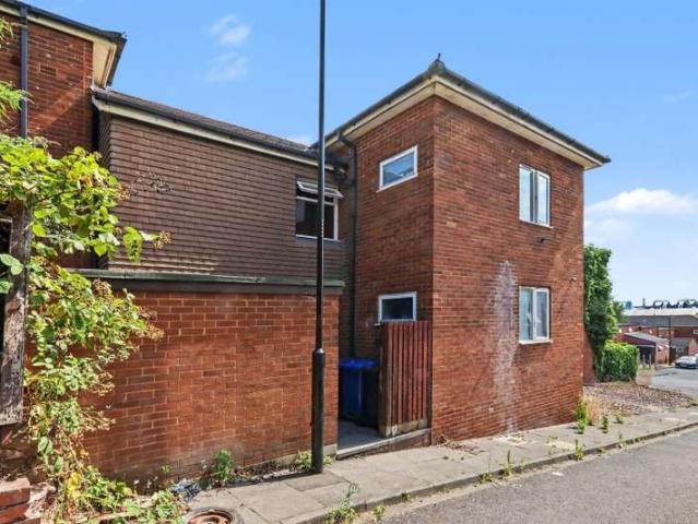 1 Bedroom Ground Flat