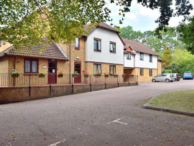 1 Bedroom Ground Flat