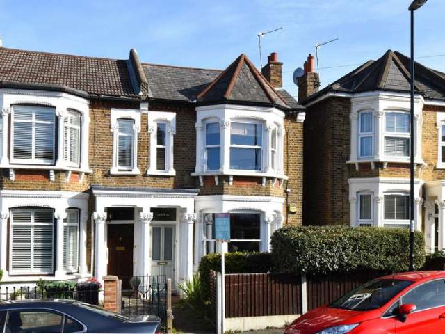 1 Bedroom Ground Flat