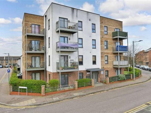 1 Bedroom Ground Flat