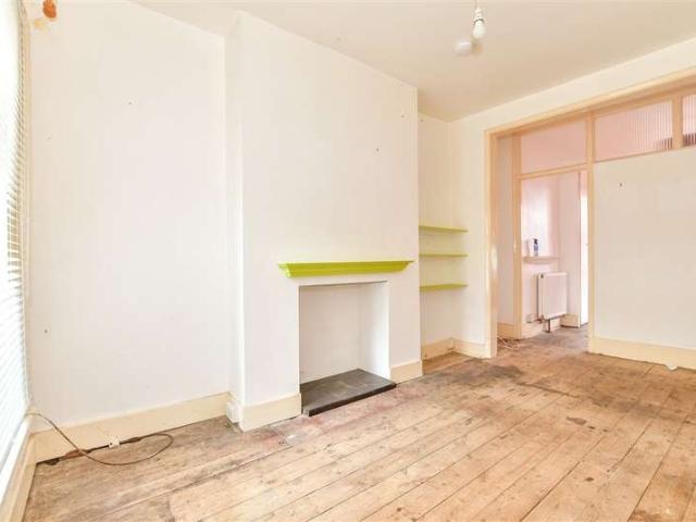 1 Bedroom Ground Flat