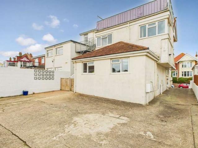 1 Bedroom Ground Flat