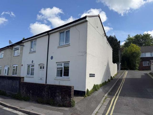 1 Bedroom Ground Flat
