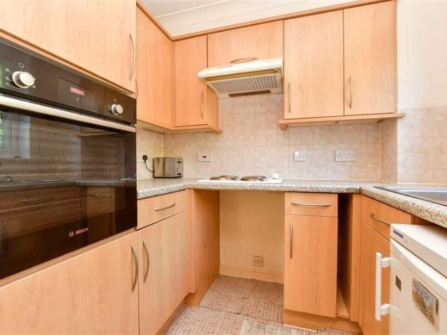 1 Bedroom Ground Flat