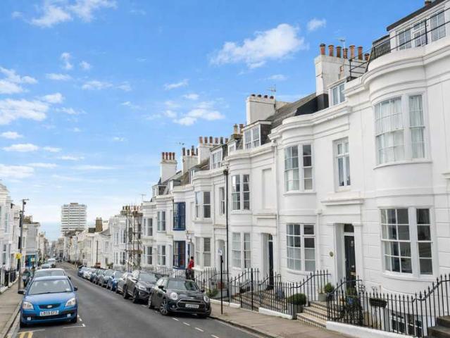 1 Bedroom Ground Flat