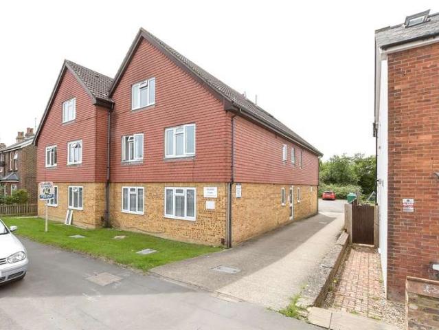 1 Bedroom Ground Flat