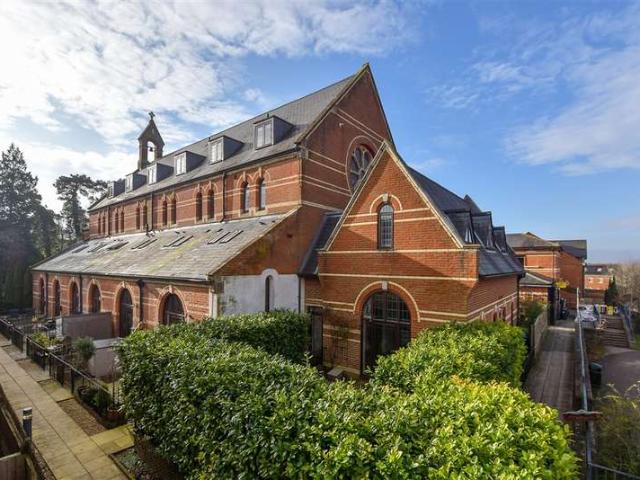 1 Bedroom Ground Flat