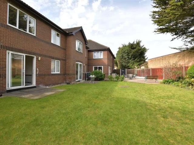 1 Bedroom Ground Flat