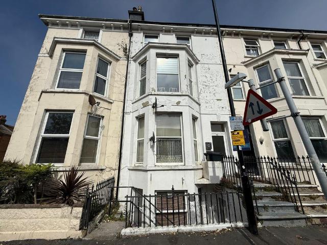 1 bedroom ground flat for sale