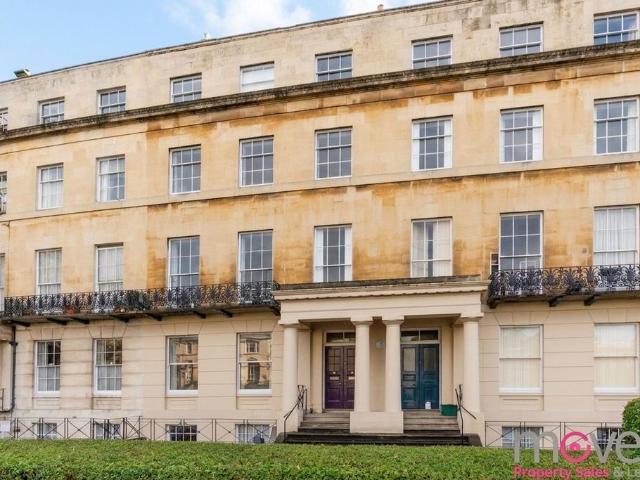 1 bedroom ground flat for sale