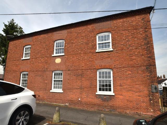1 bedroom ground flat for sale