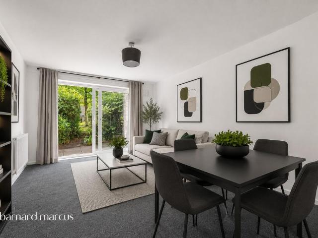 1 bedroom ground flat for sale