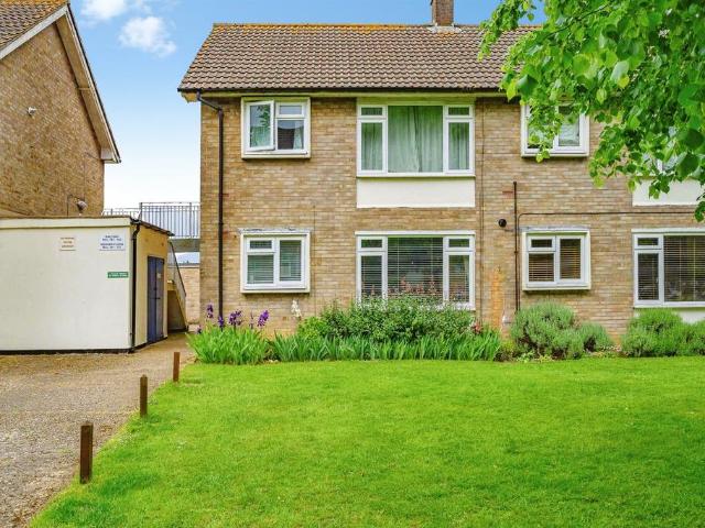 1 bedroom ground flat for sale