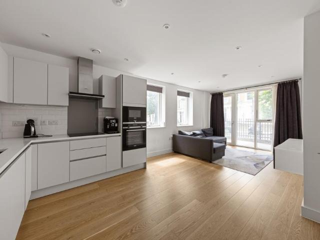 1 bedroom ground flat for sale