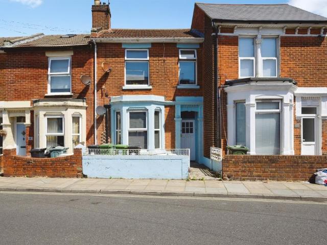 1 bedroom ground flat for sale