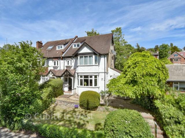 1 bedroom ground flat for sale
