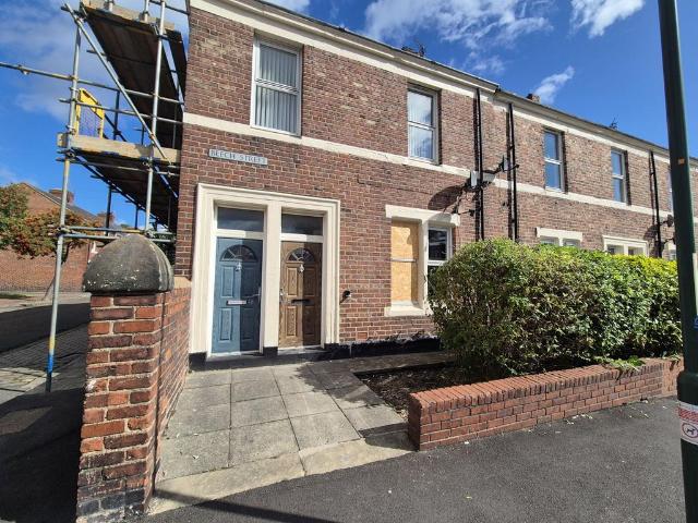 1 bedroom ground flat for sale