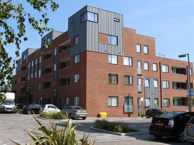 1 bedroom ground flat for sale