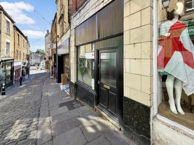 1 bedroom ground flat for sale