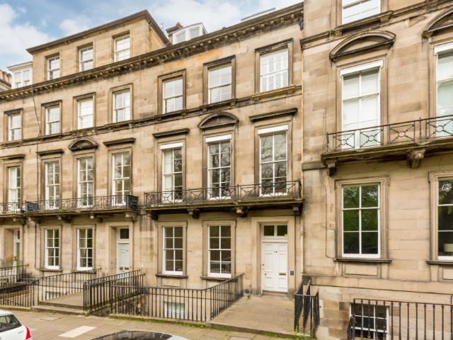 1 bedroom ground flat for sale