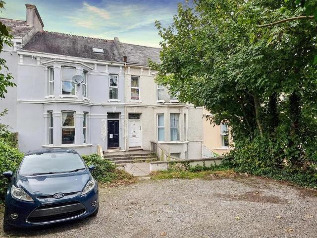 1 bedroom ground flat for sale