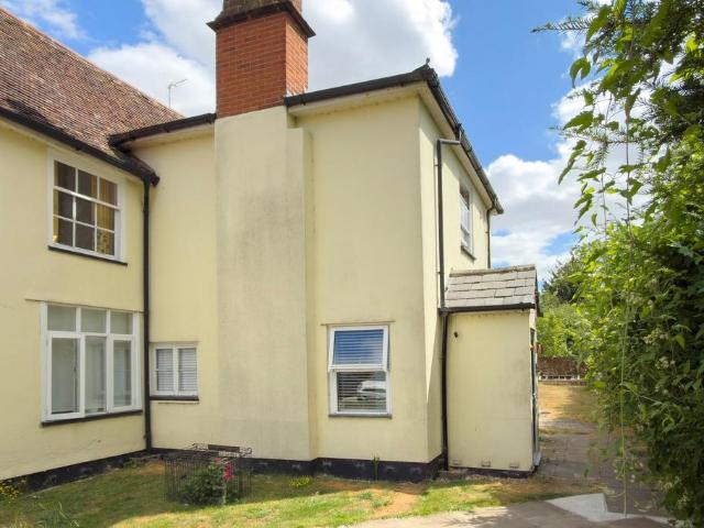 1 bedroom ground flat for sale