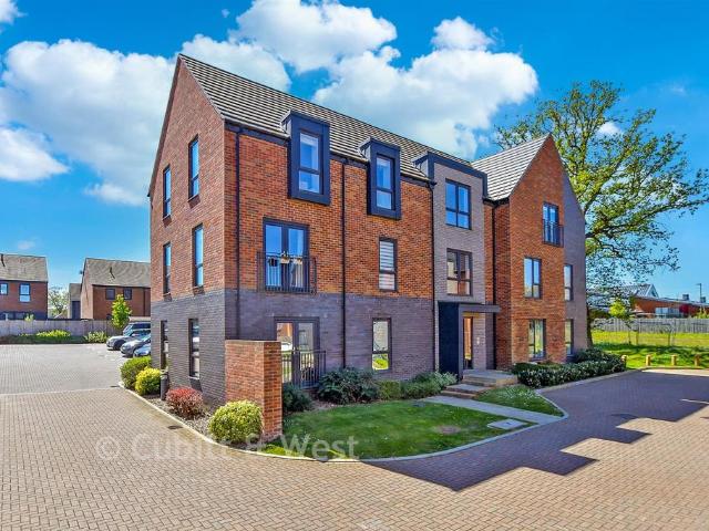 1 bedroom ground flat for sale
