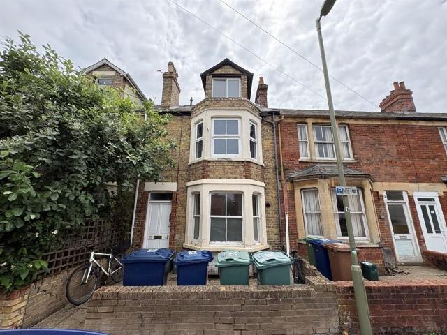 1 bedroom ground flat for sale