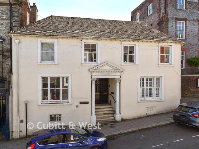 1 bedroom ground flat for sale
