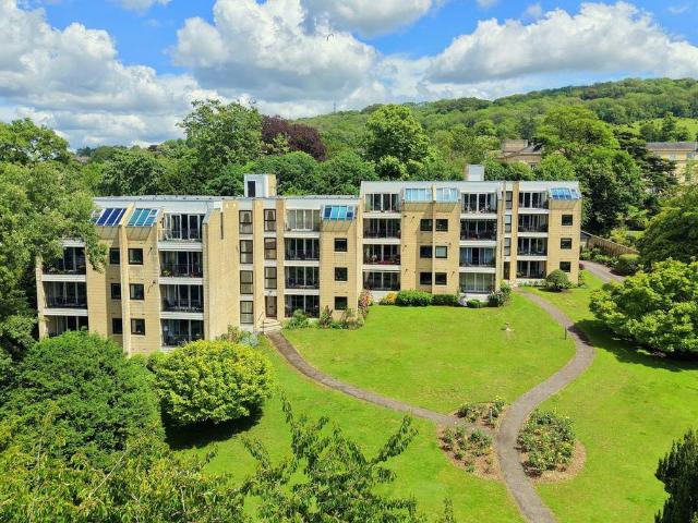 1 bedroom ground flat for sale