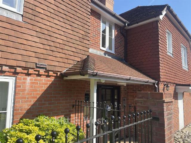 1 bedroom ground flat for sale