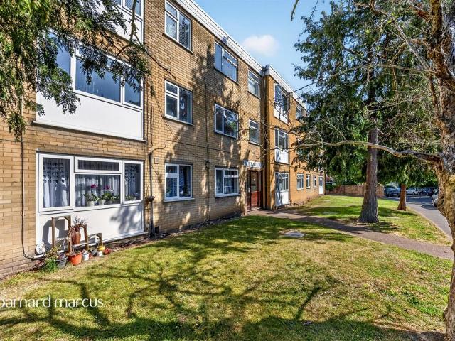 1 bedroom ground flat for sale