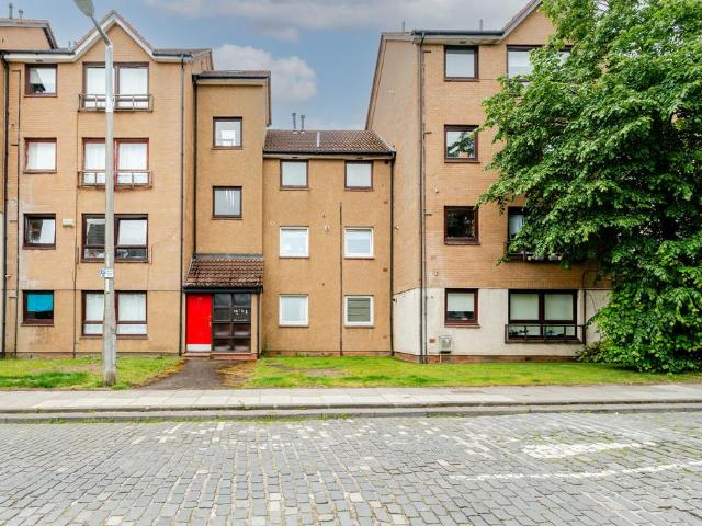 1 bedroom ground flat for sale
