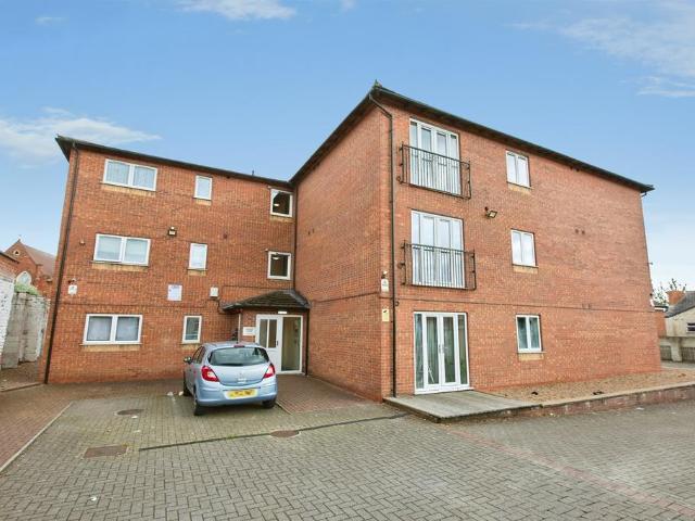 1 bedroom ground flat for sale