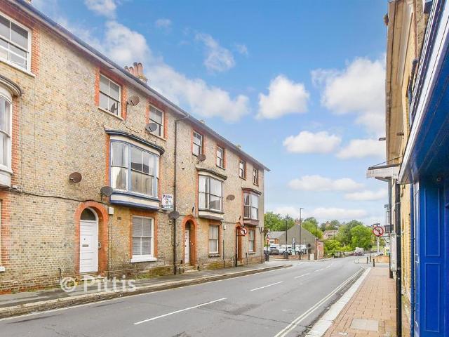 1 bedroom ground flat for sale