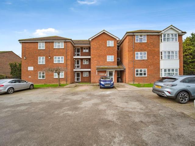 1 bedroom ground flat for sale