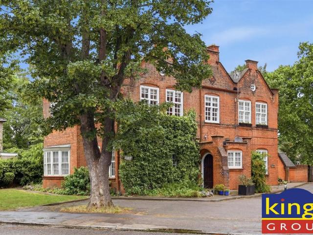1 bedroom ground flat for sale